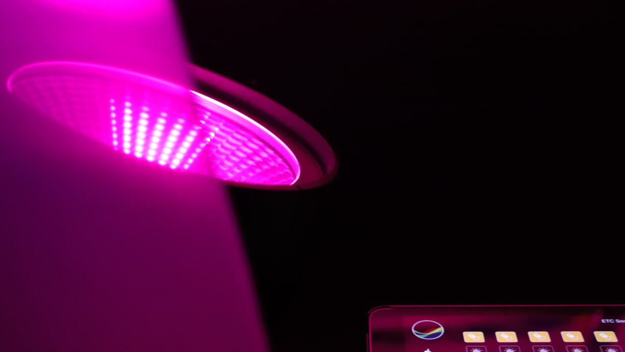 StageLight – The smart stage lighting console